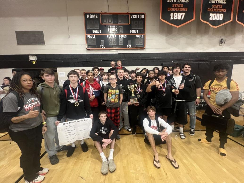 Jacksonville wrestling uses confidence to win third straight Onslow ...