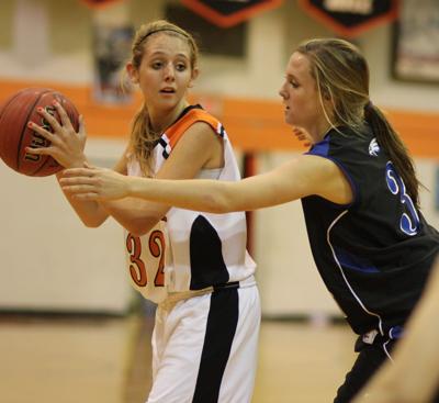 SWO girls fall in season opener to East Bladen | Sports | jdnews.com
