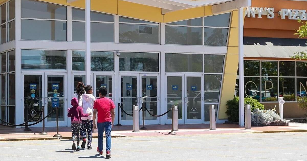 Jacksonville Mall hosting holiday card-making station for Cards for ...