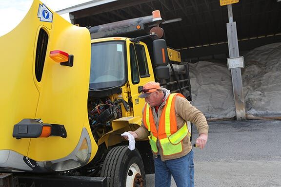 Onslow crews prepare for cold, wet weather | News | jdnews.com
