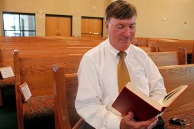 Swansboro pastor retires after 43 years | Features | jdnews.com