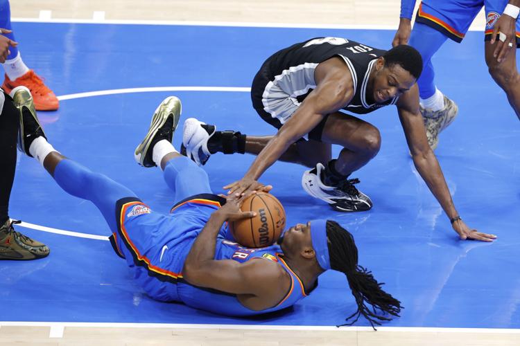 Spurs beat defending champ Thunder in Game 7 of West Finals
