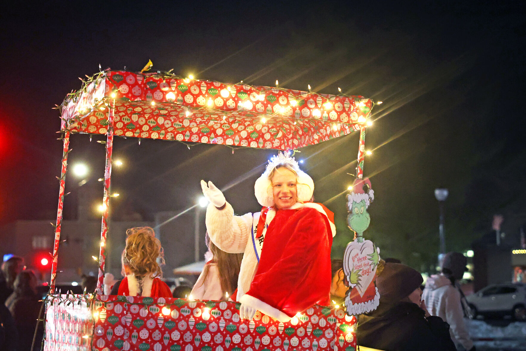 Merry and Bright: Mattoon Christmas parade aglow with cheer