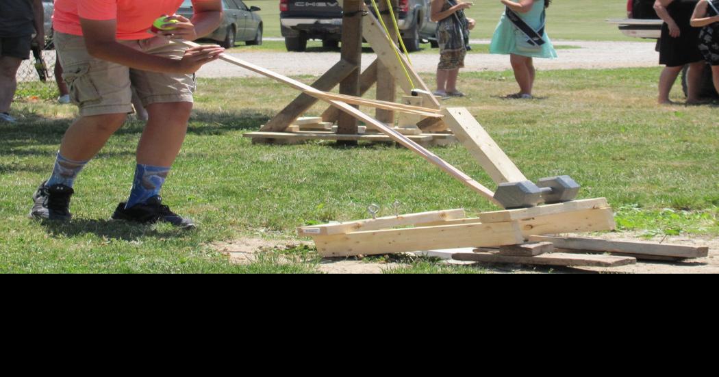 Catapult contest held at this year's Neoga Days
