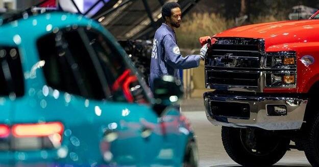 Chicago Auto Show returns with plenty of EVs and a resurgence of gas ...