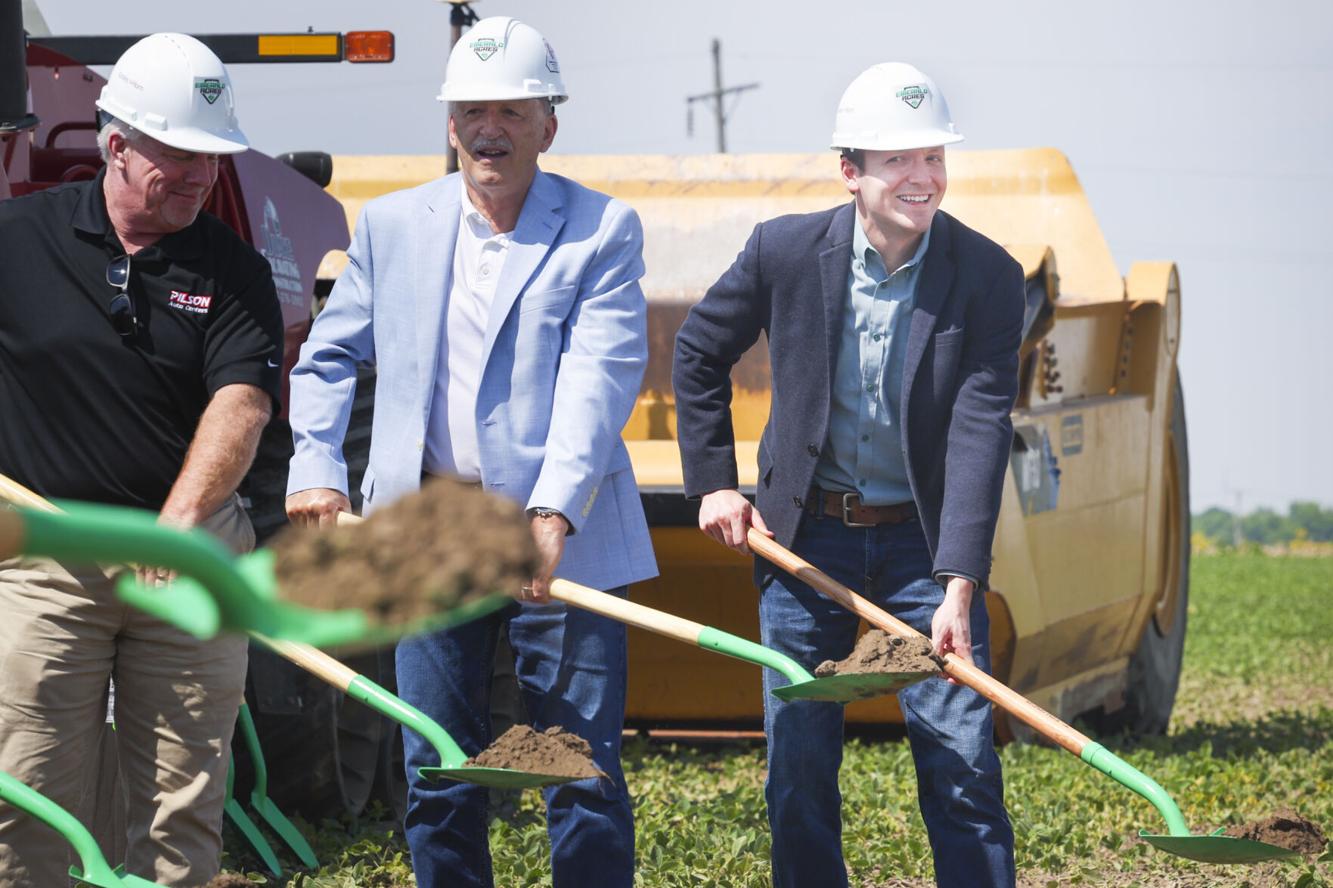 Mattoon readies for some Emerald Acres stores opening Sept. 1, Panda ...