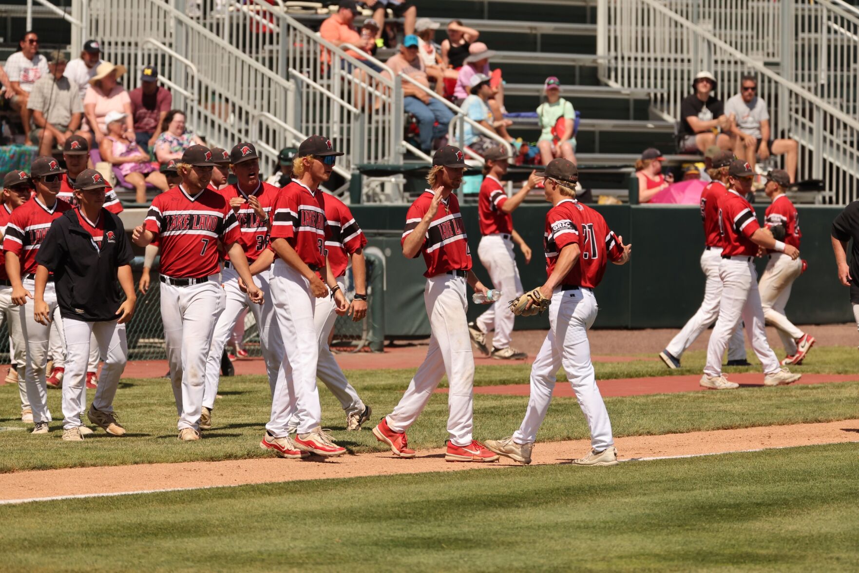 Lakers celebrate NJCAA World Series semi-finals finish