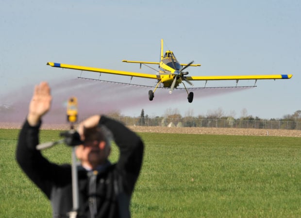 State ag pilot assocation trains at Coles airport