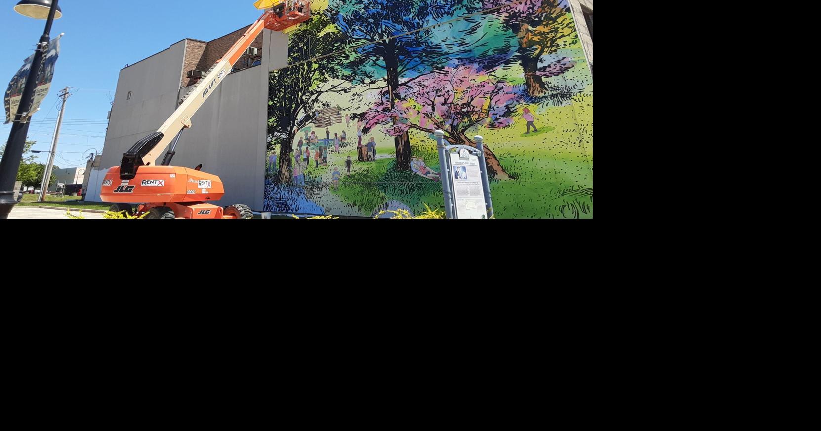 Work on new mural underway in downtown Mattoon