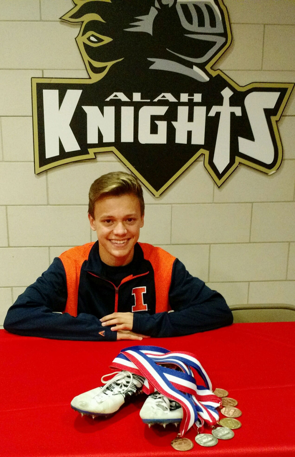 Hall makes it official, signs with Illinois