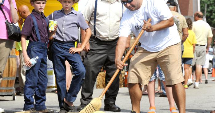 Cheese curling competition pulls in Arthur visitors