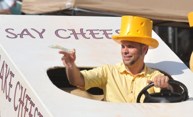 Cheese curling competition pulls in Arthur visitors
