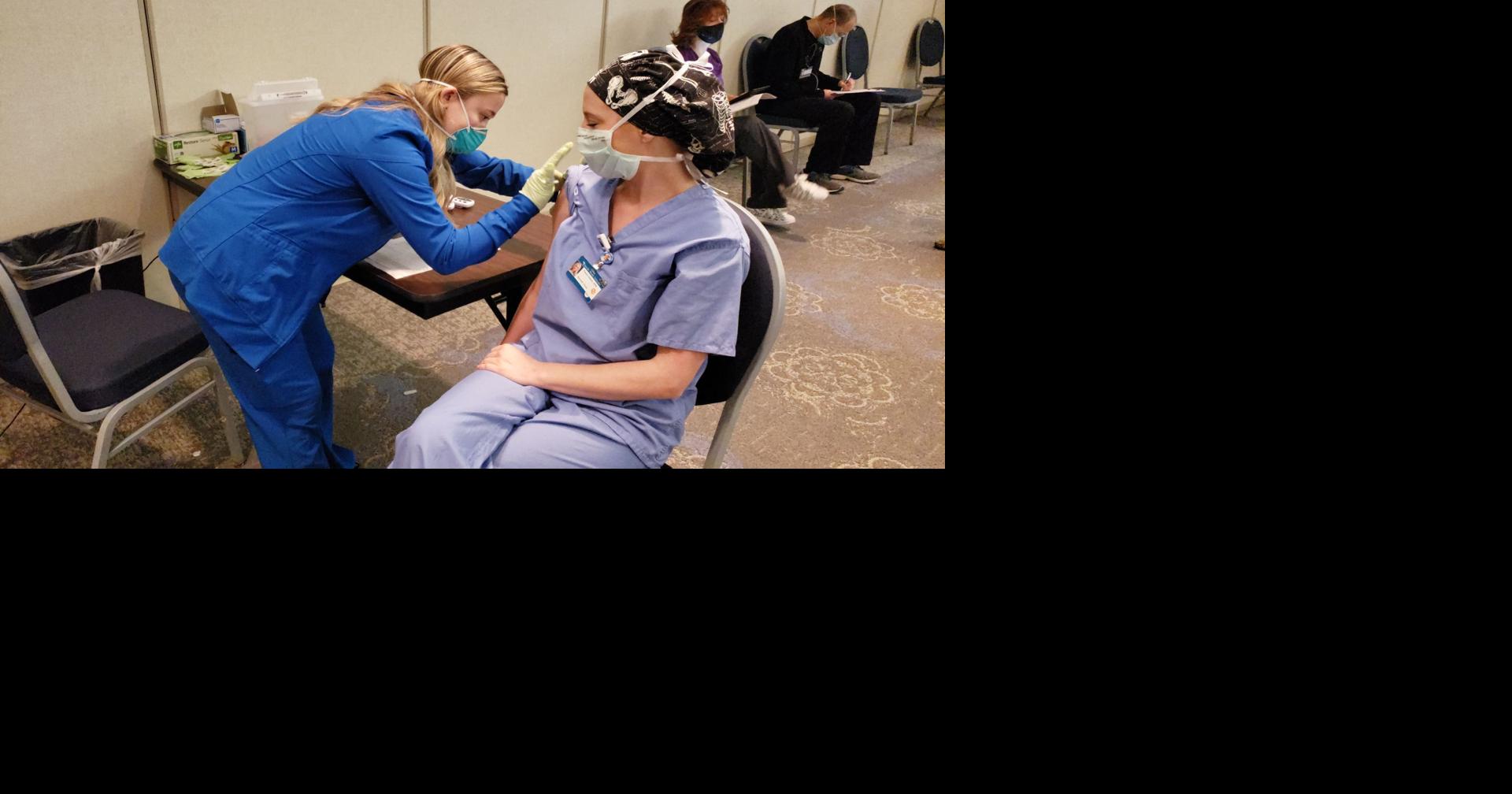 1st Sarah Bush Lincoln Health Center workers get COVID-19 vaccine