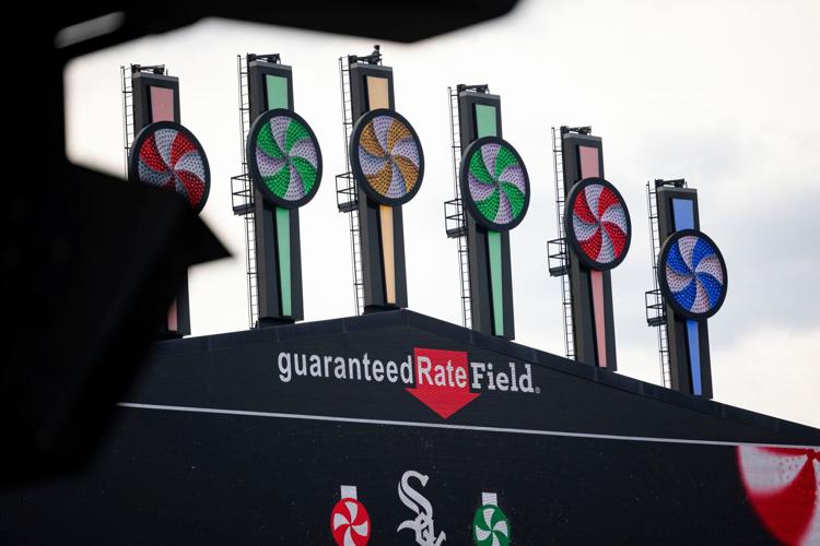 Scoreboard malfunction for Chicago White Sox causes panic