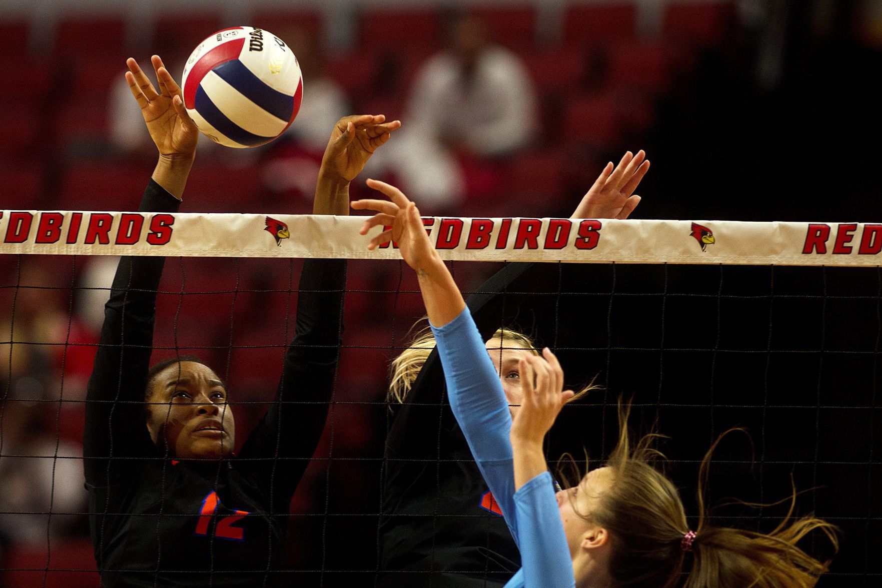 St. Teresa beats Breese Mater Dei to claim the first state volleyball ...