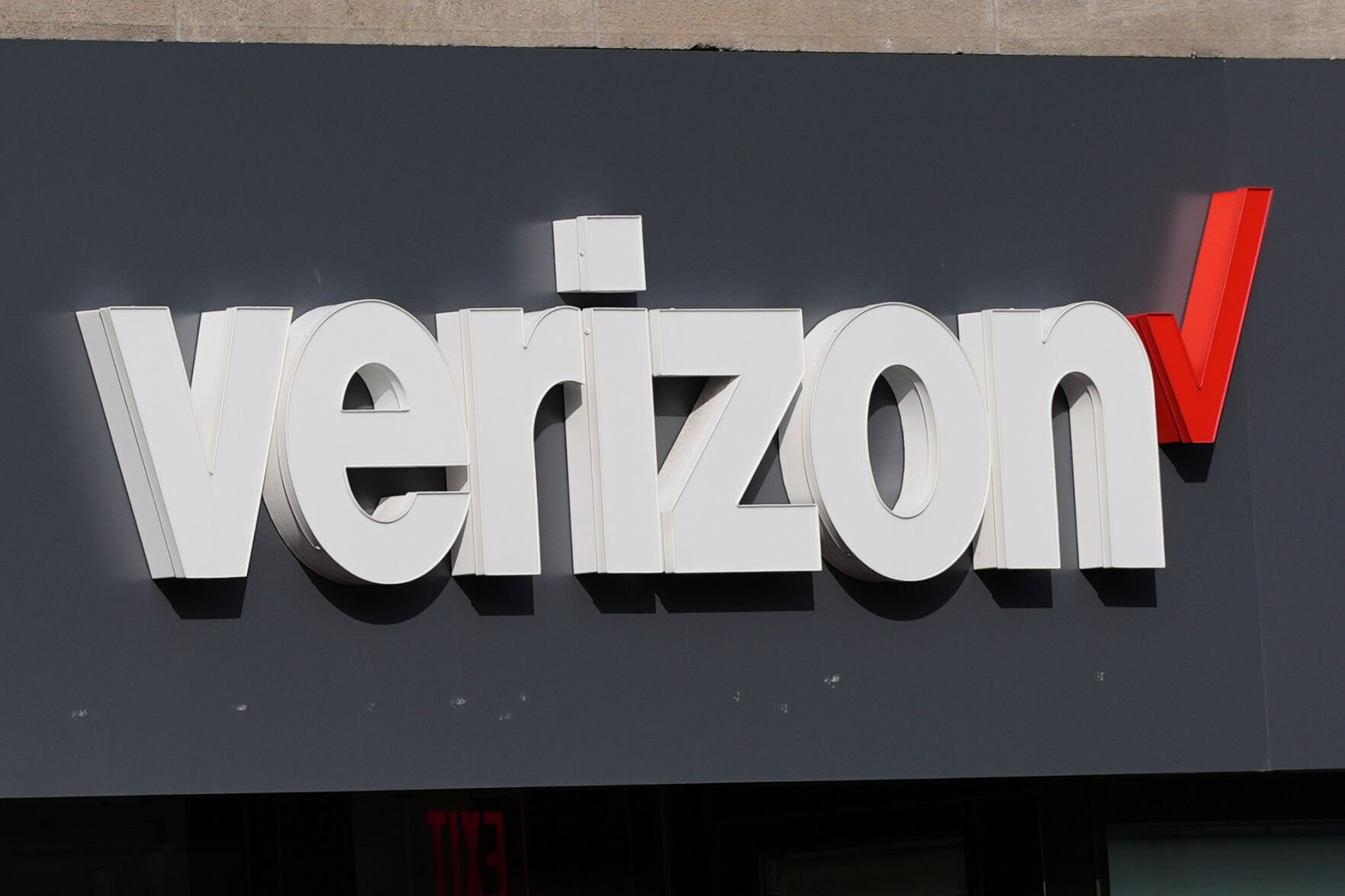 Verizon says hourslong outage that disrupted calling and data services ...