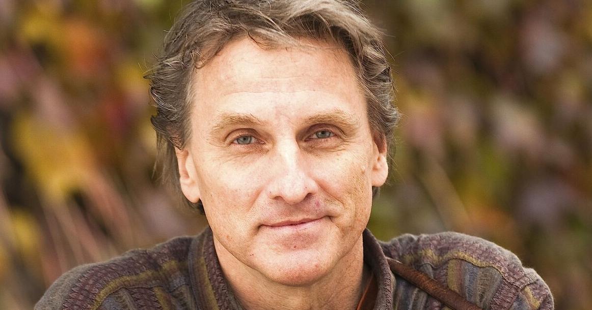 Folk guitarist and songwriter Mark Dvorak to perform at Jackson Avenue