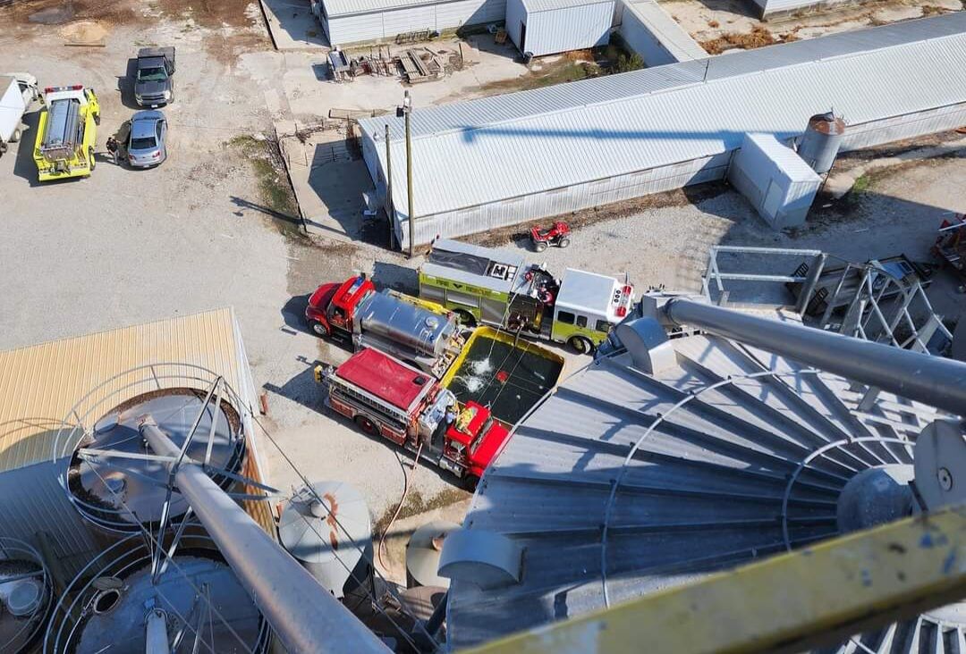 Neoga, Sigel firefighters extinguish grain bin fire