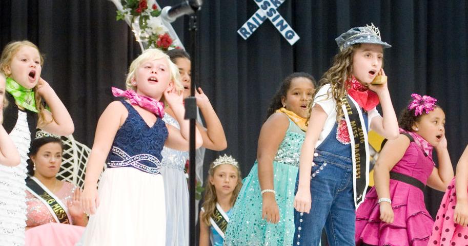 Lillian Thompson wins Little Miss Bagelfest crown