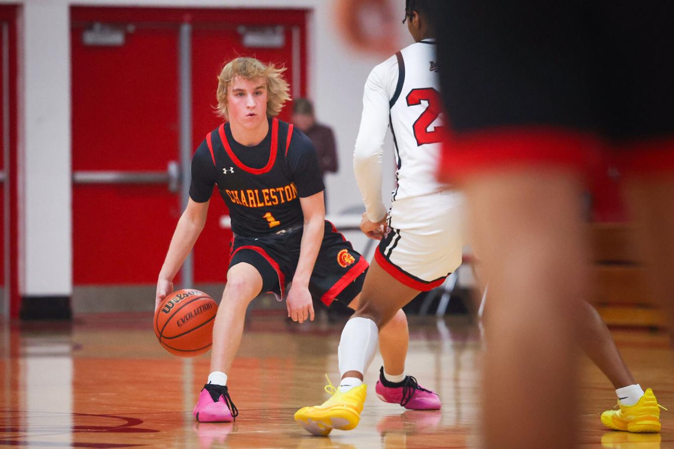 Mattoon, Charleston boys looking for regional upsets
