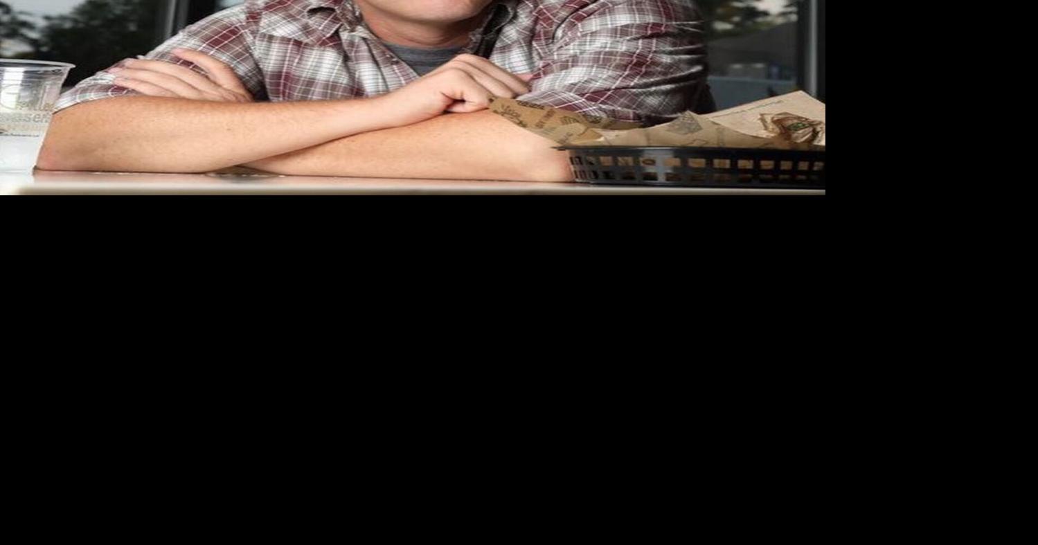 Nationally touring comic Lee Hardin sets Mattoon show