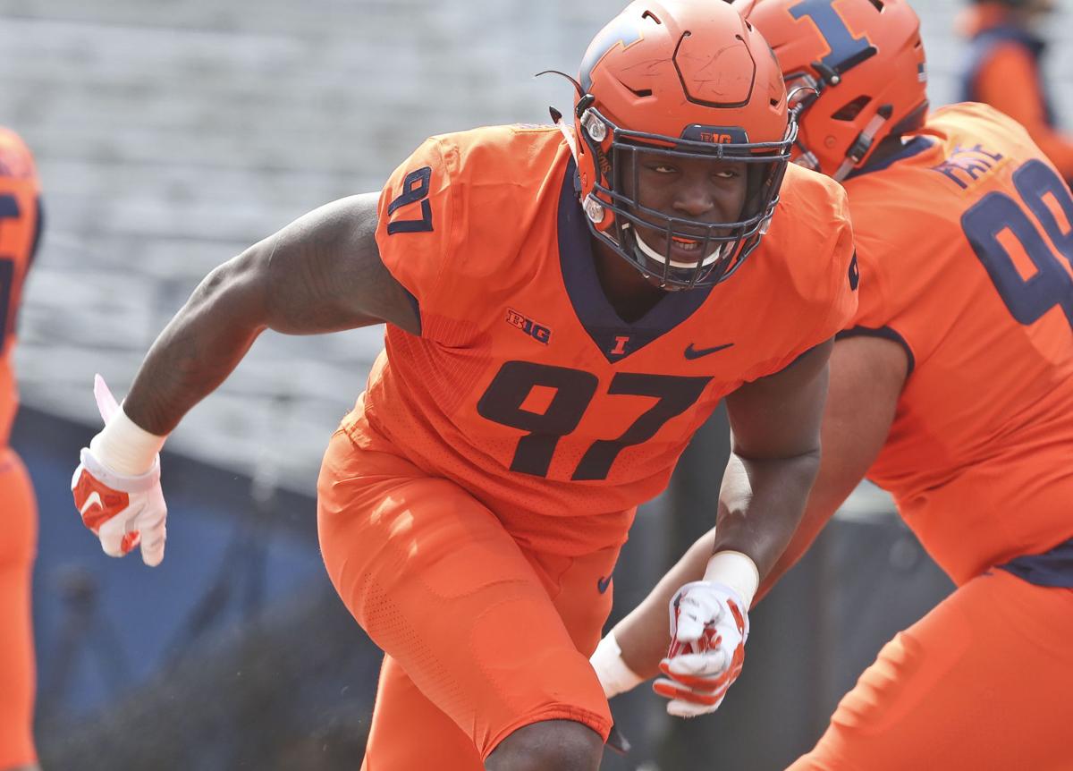 Illinois raising funds for Bobby Roundtree, the star defensive end ...
