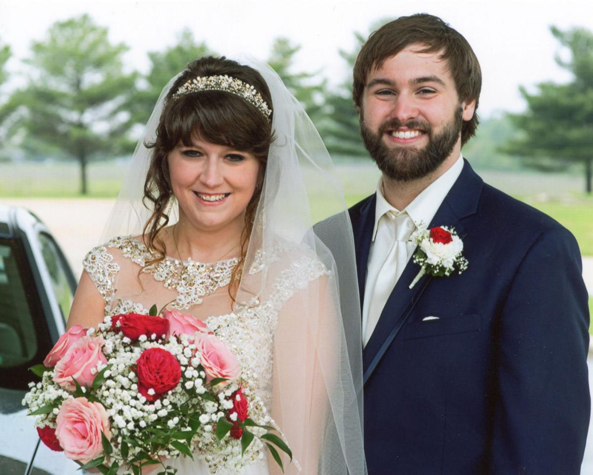 Elizabeth Lamb, Dustin Mason wed in April ceremony