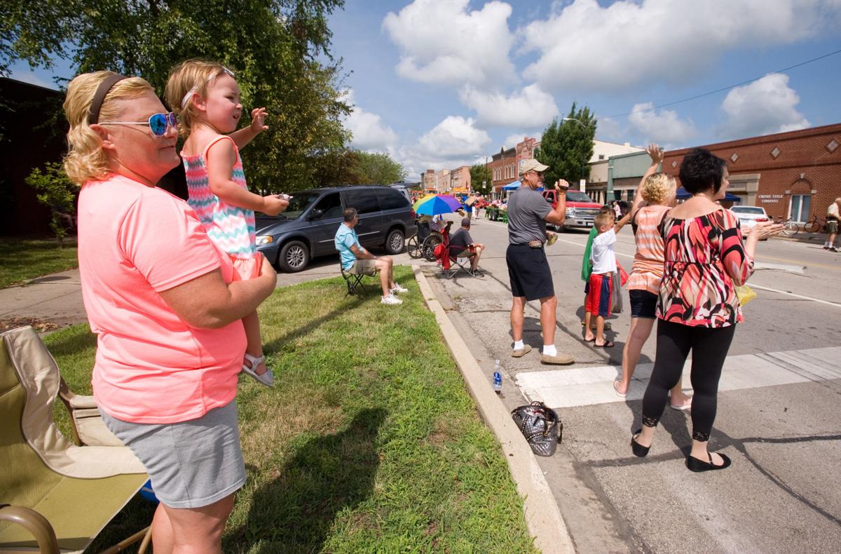 Local groups all aboard for Bagelfest parade | Local | jg-tc.com