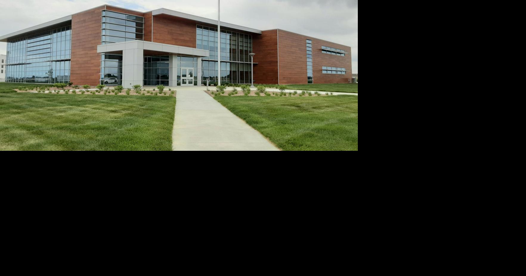 Blue Cross, Blue Shield staff move into new Mattoon service center