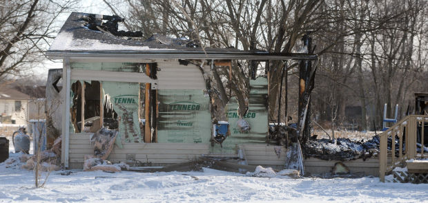 Fire destroys Cooks Mills home