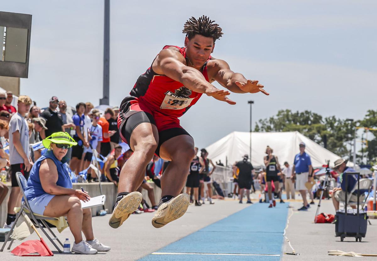 Arthur-Lovington-Atwood-Hammond's Kaden Feagin takes second in the long ...