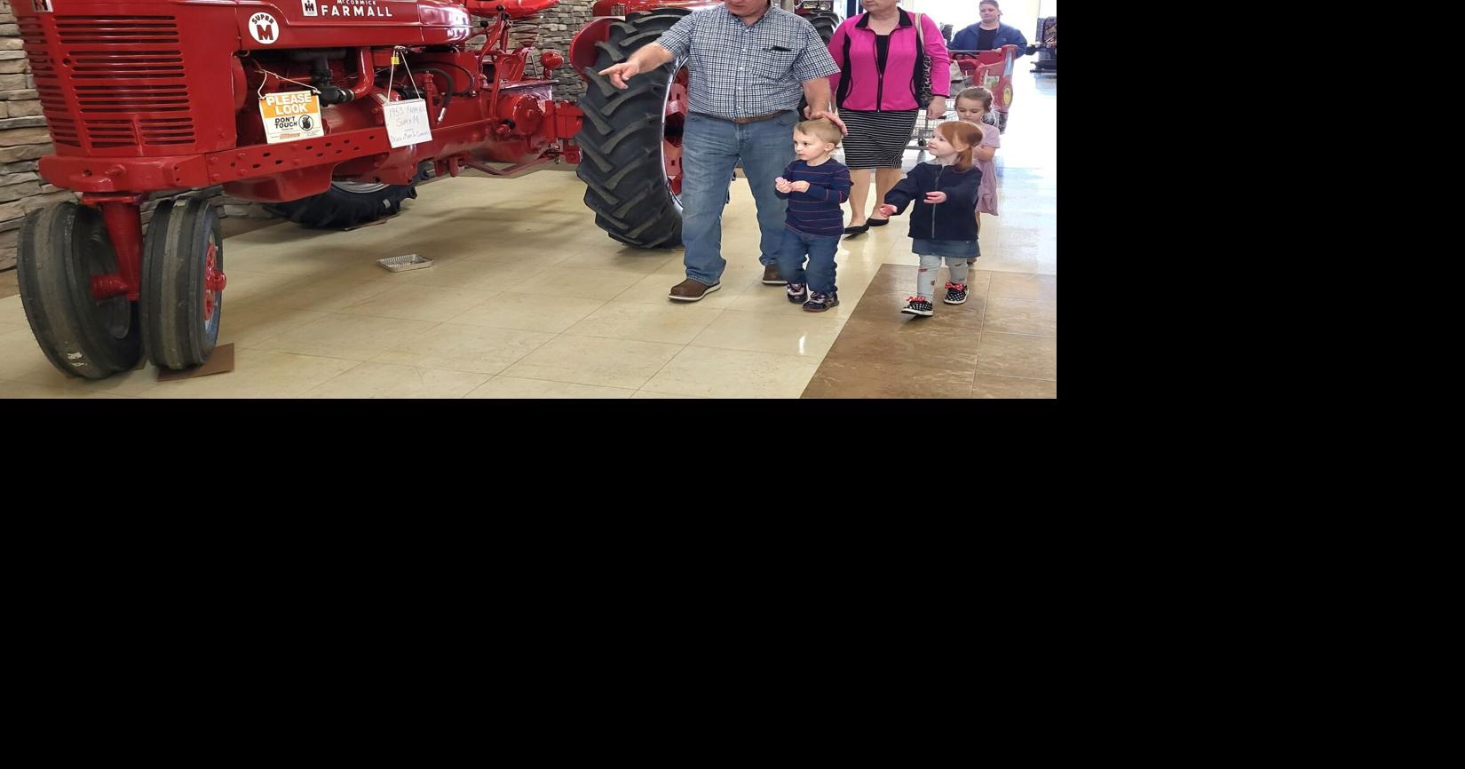 Tractors on display, farm shows planned at Mattoon mall