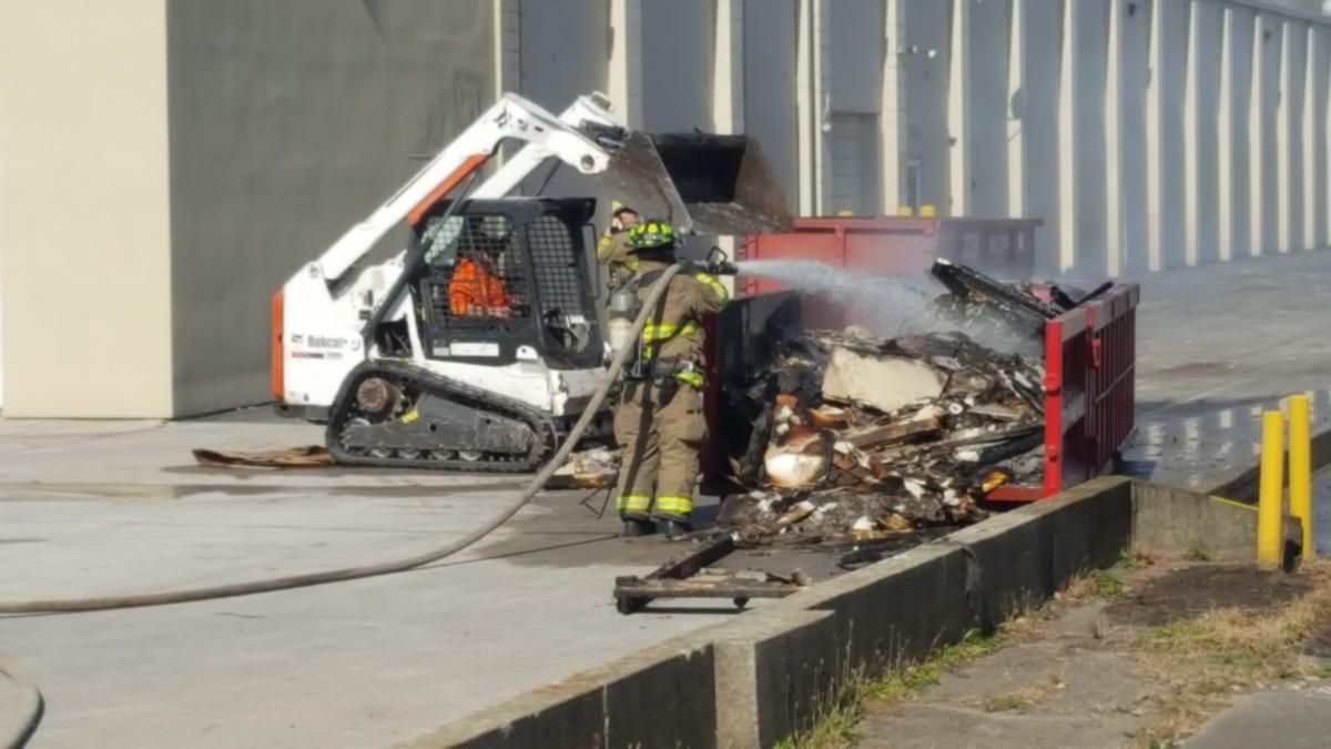 Fire extinguished in trash bin at Mattoon mall