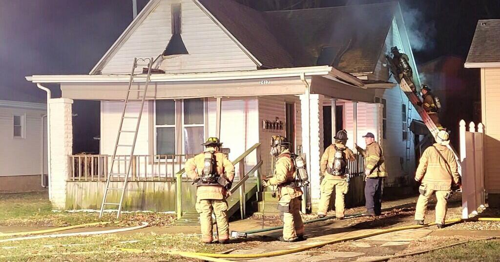 Updated: Four occupants displaced by apartment house fire in Mattoon