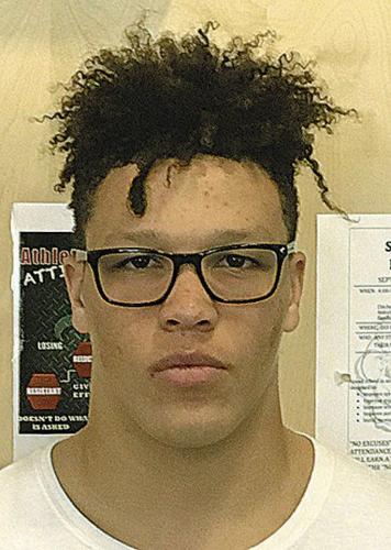 Isaiah Davis named football player of year | Local Sports | joplinglobe.com
