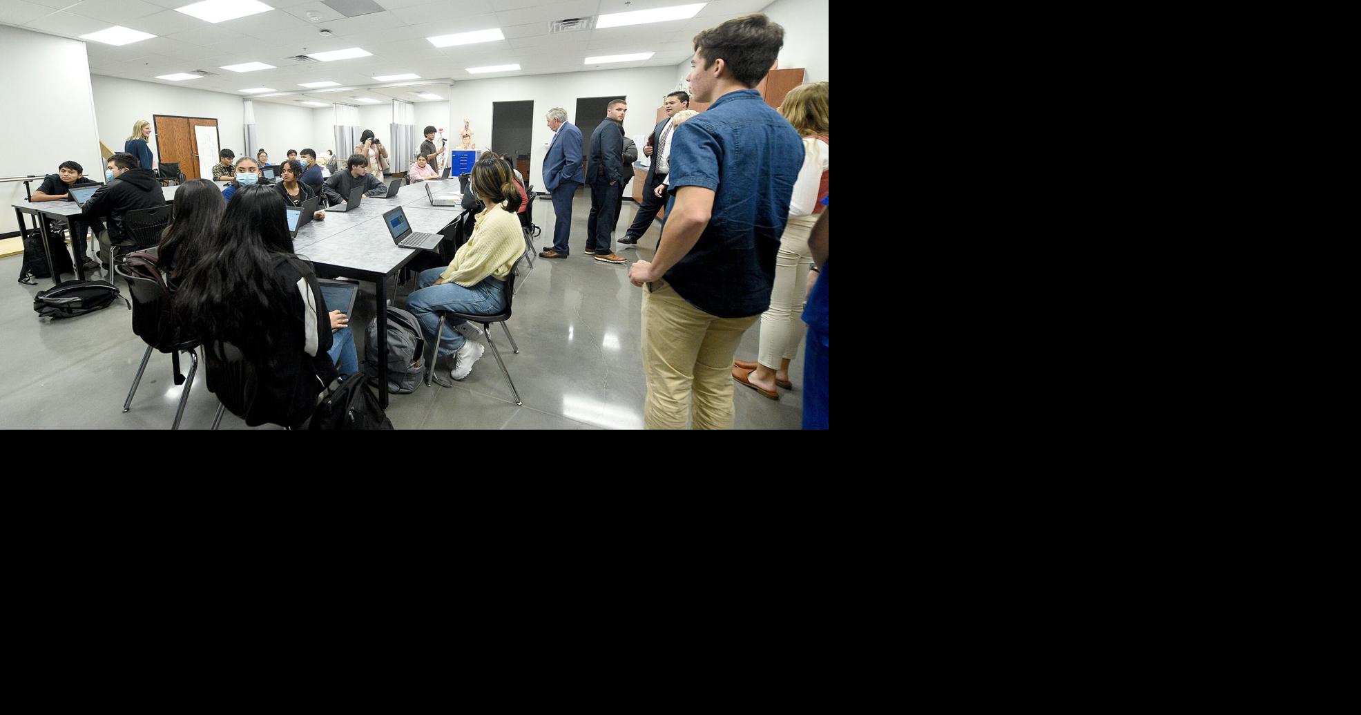 Students, staff show off Carthage Tech Center expansion during governor ...