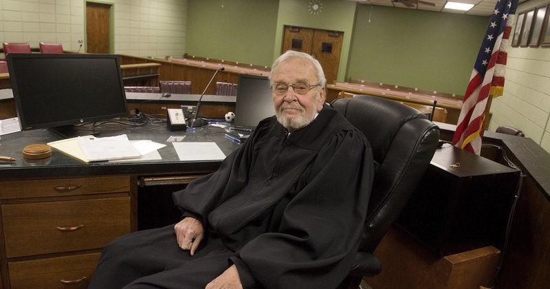 Longtime Jasper County circuit judge closing out final cases | Local ...