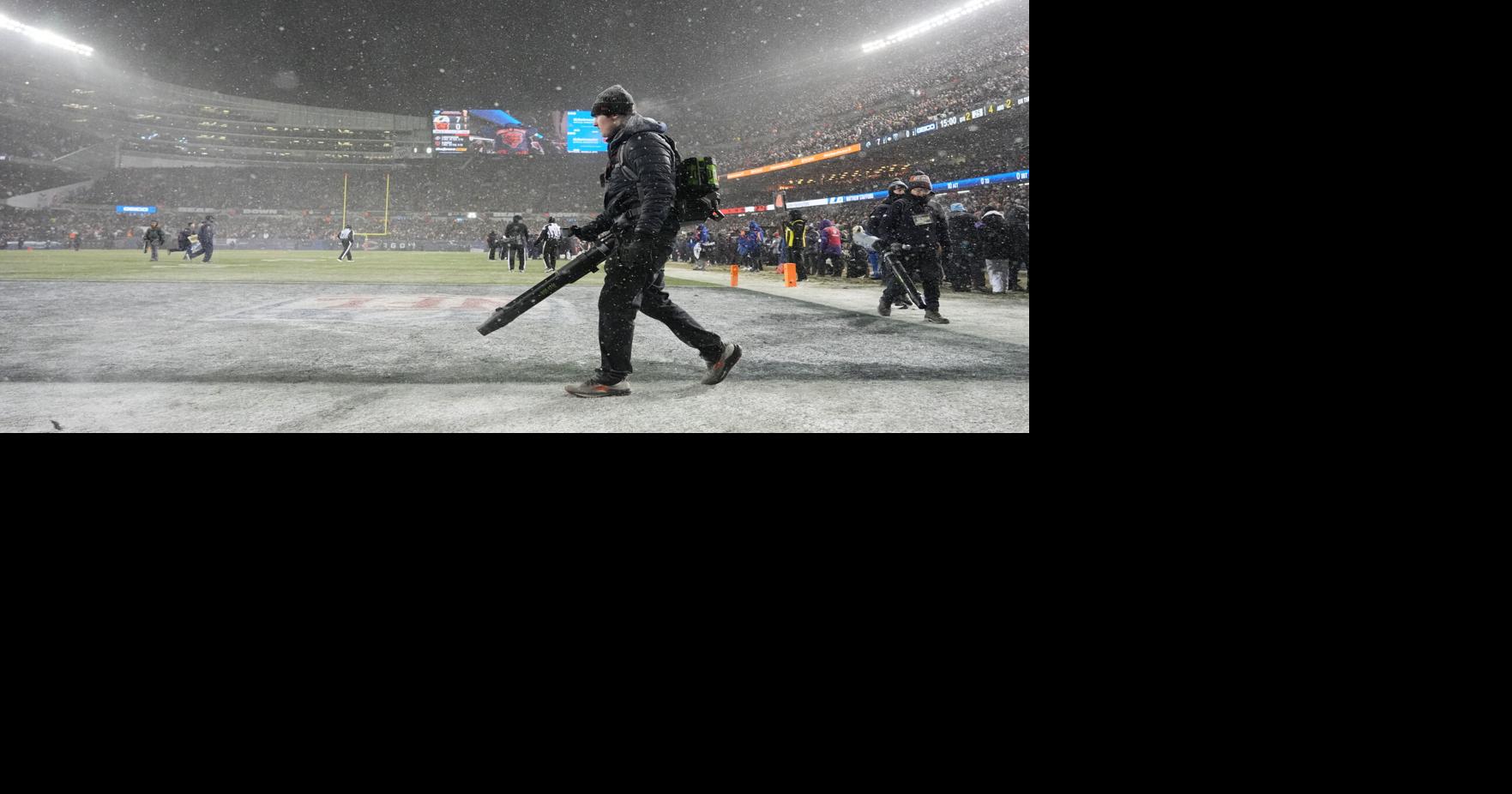 100 vehicles pile up in Michigan crash as snowstorm moves across the ...