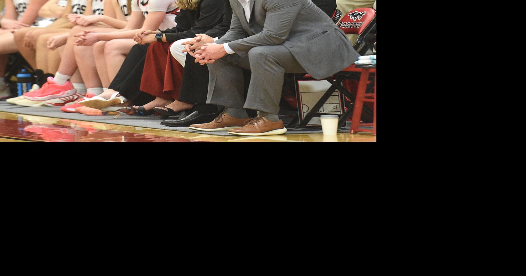 Bulldog reunion: Shorter, Howard reconnect on senior night at CJHS ...