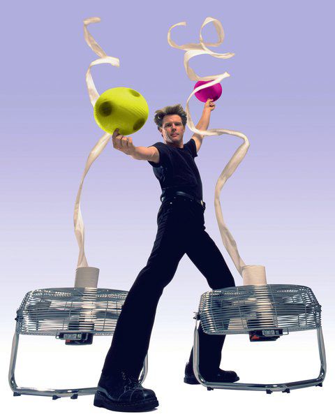 Champion juggler merges comedy with tech to create innovative show ...