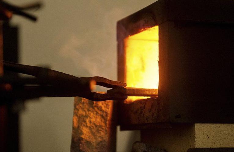 Bladesmith forges craft in steel | Local News | joplinglobe.com