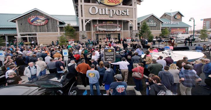 Bass Pro CEO talks to Cabela's workers about future | News ...