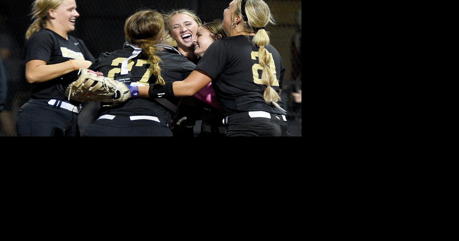 Neosho softball advances to district final | Sports | joplinglobe.com