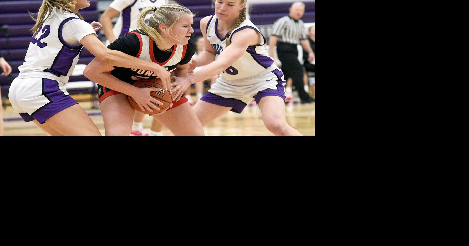 Carl Junction Bulldogs struggle with turnovers in loss to Huskies ...