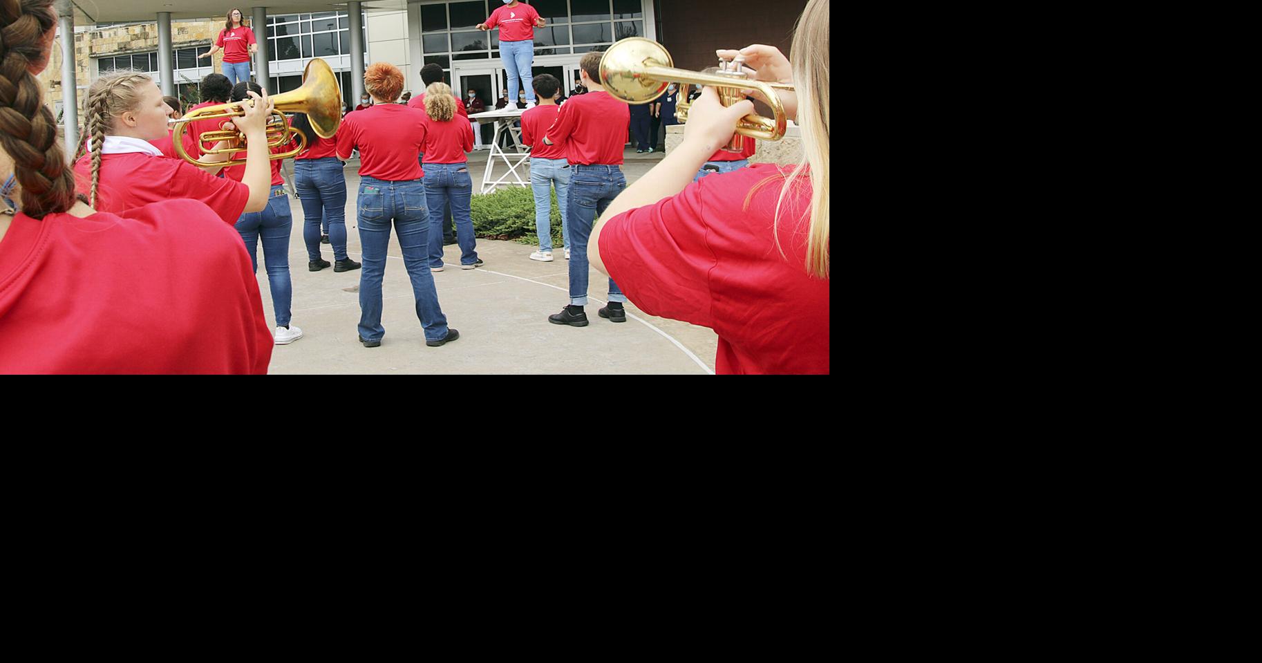 Grove High School band performs for Integris staff | News | joplinglobe.com
