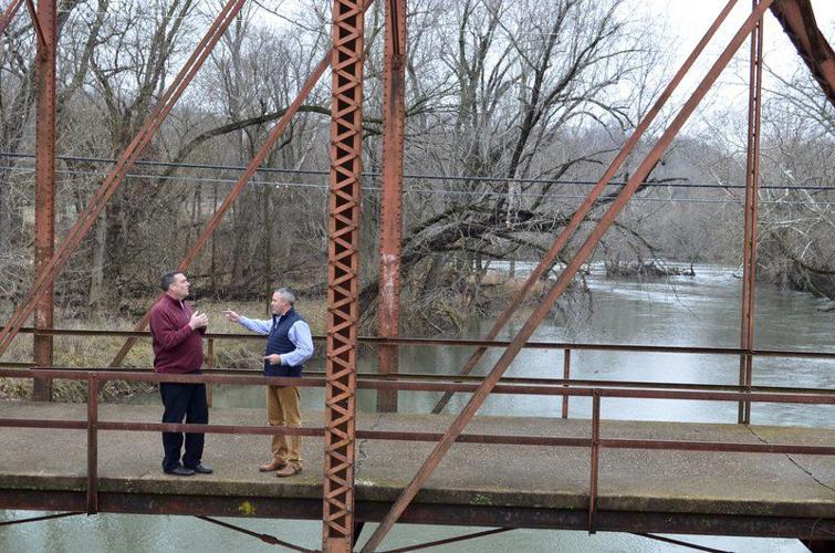 Pools of Newton County: Four Neosho friends make movie about man's ...