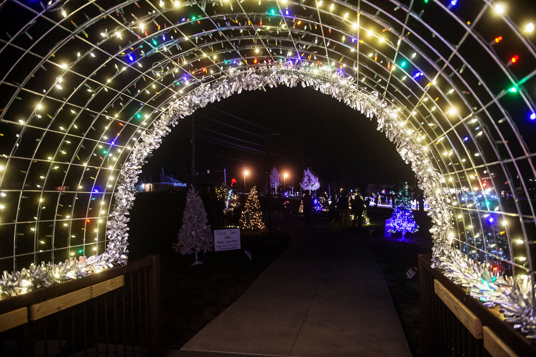 Joplin's Holiday Tree Trail debuts Tuesday night | News | joplinglobe.com