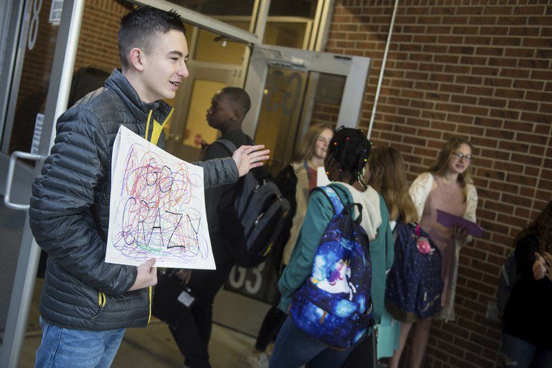 Carl Junction students, staff spread kindness messages throughout ...