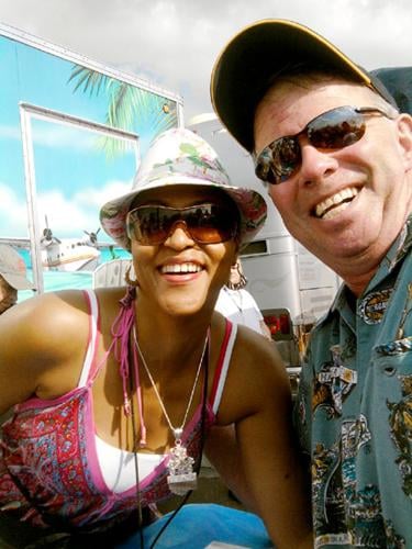 Mike Pound: An evening with Buffett, beach balls and Parrothead city ...