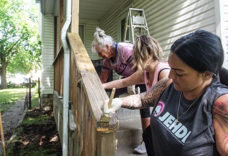 Joplin Habitat holds Women Build workday | News | joplinglobe.com